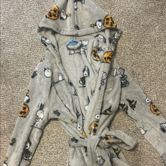 Peanuts | Intimates & Sleepwear | Peanuts Snoopy Gray Halloween Hooded ...